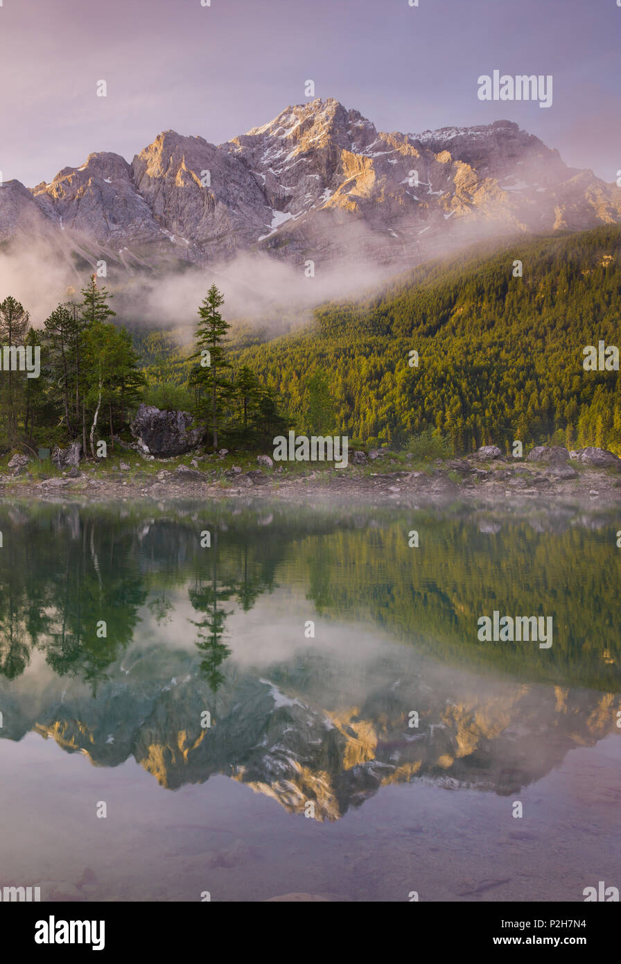 Lac eibsee avec zugspitze Banque de photographies et d’images à haute résolution - Alamy