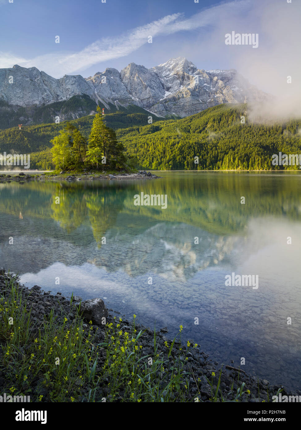 Lac eibsee avec zugspitze Banque de photographies et d’images à haute résolution - Alamy