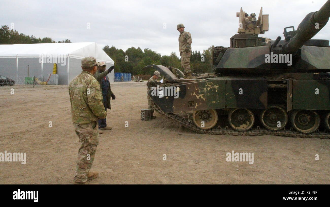 Les soldats du 3e Bataillon, 69e régiment de blindés, 1st Armored ...