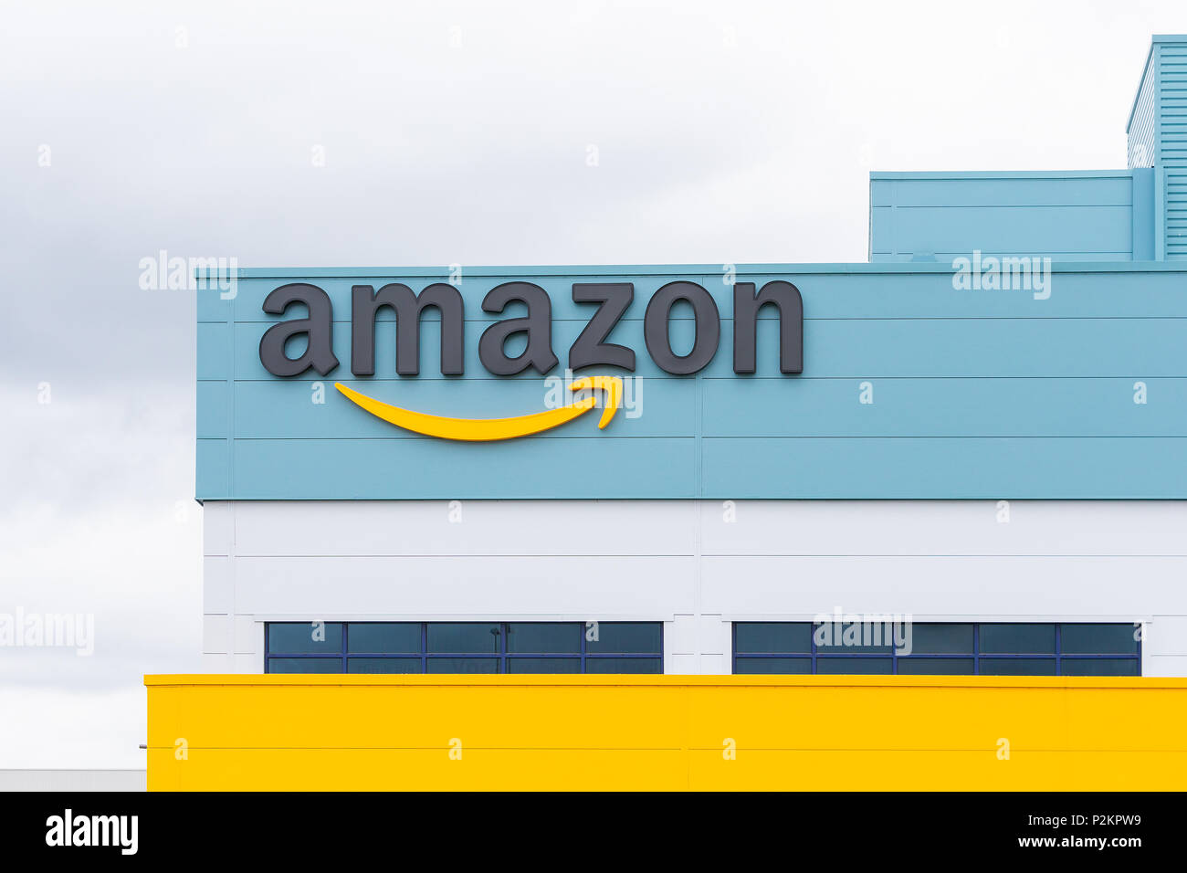 Logo sourire amazone Banque de photographies et d’images à haute ...