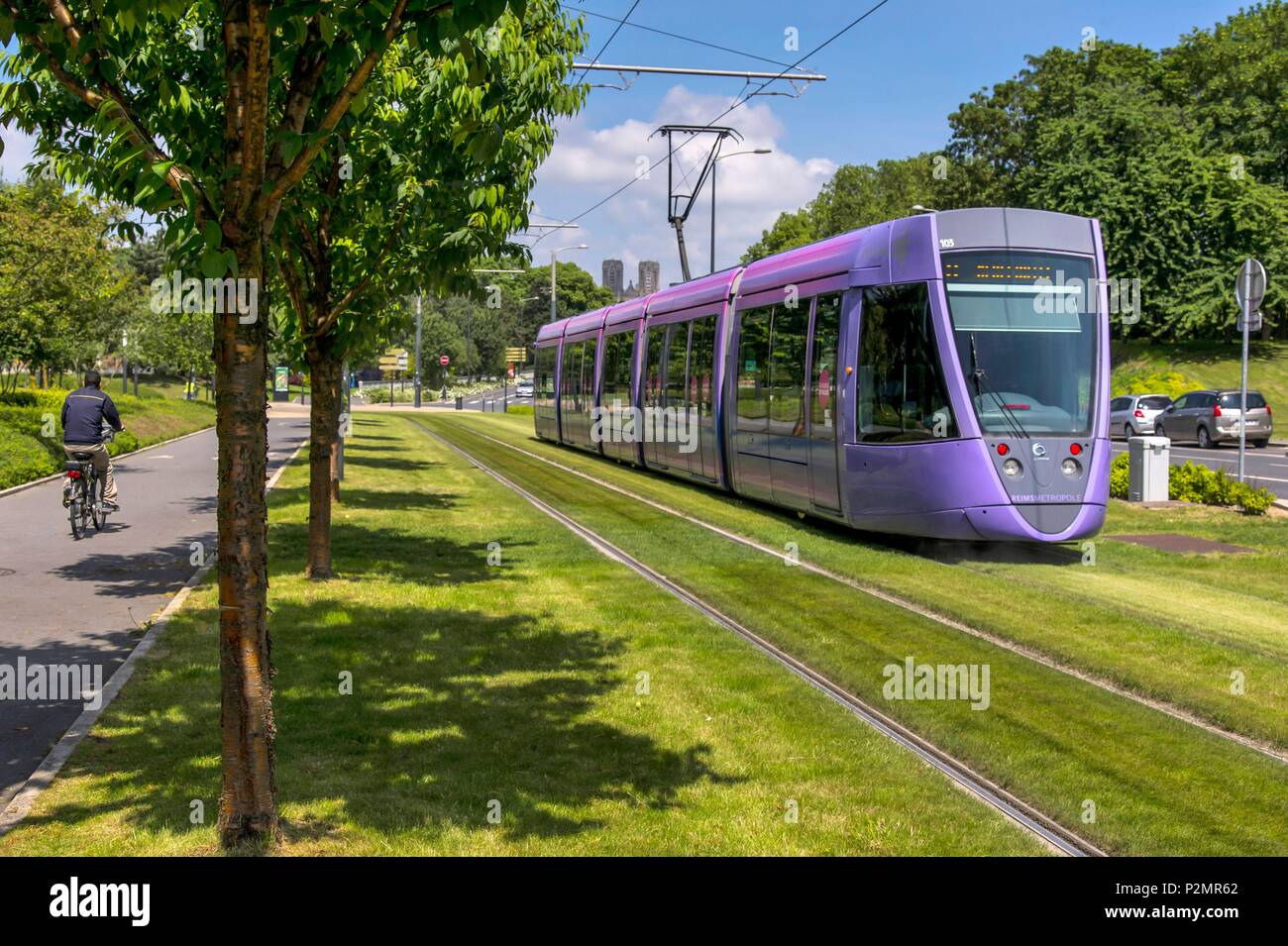 Tram reims Banque de photographies et d’images à haute résolution - Alamy