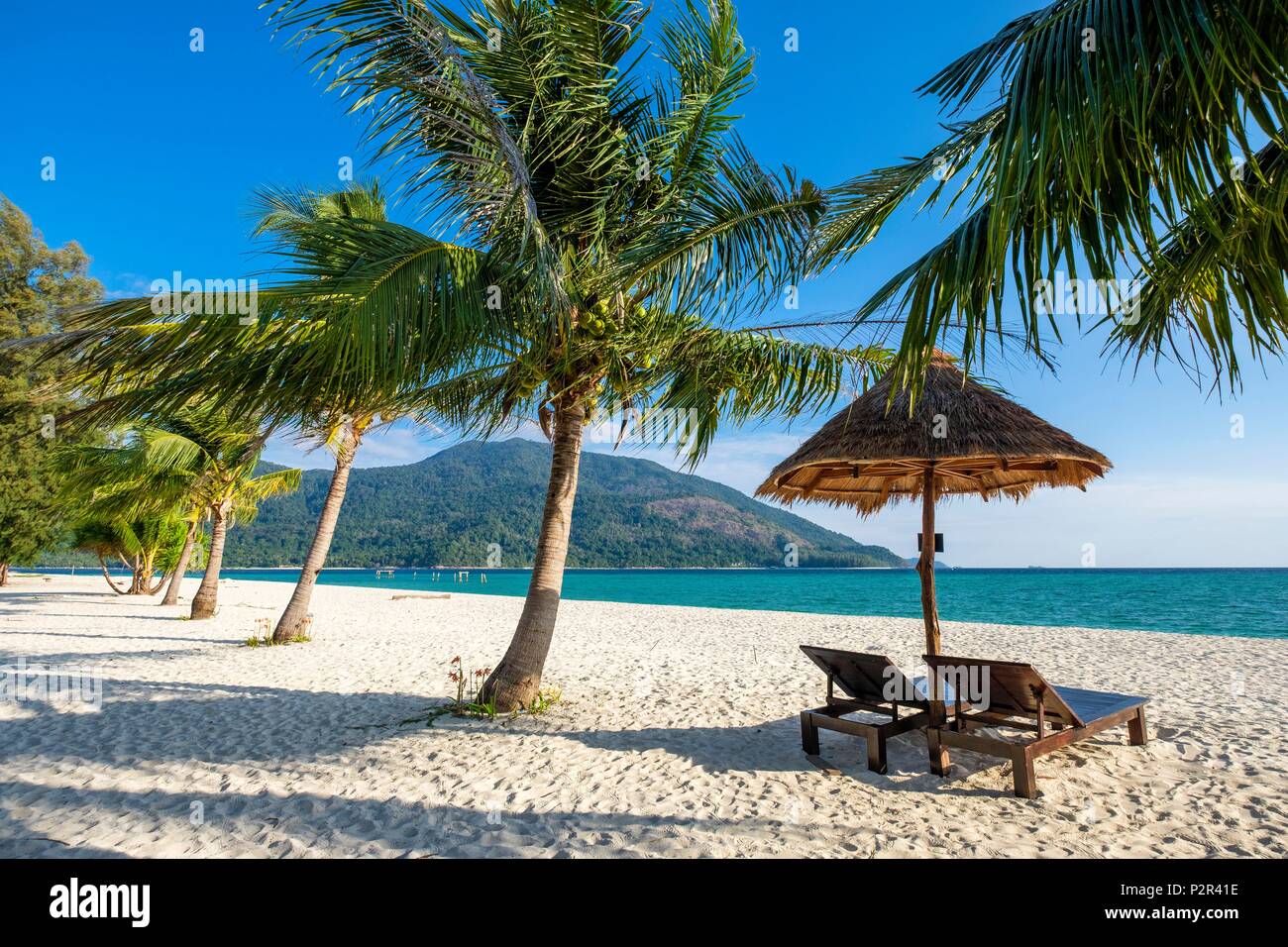 La Thaïlande, province de Phang Nga, Ko Lipe, Sunrise Beach, Ko Adang ...