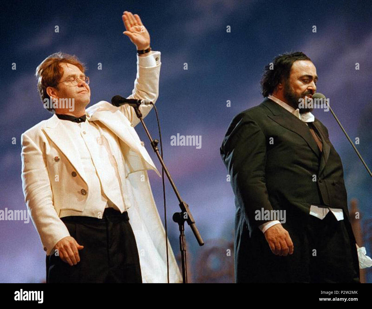 Elton john luciano pavarotti Banque de photographies et d’images à ...