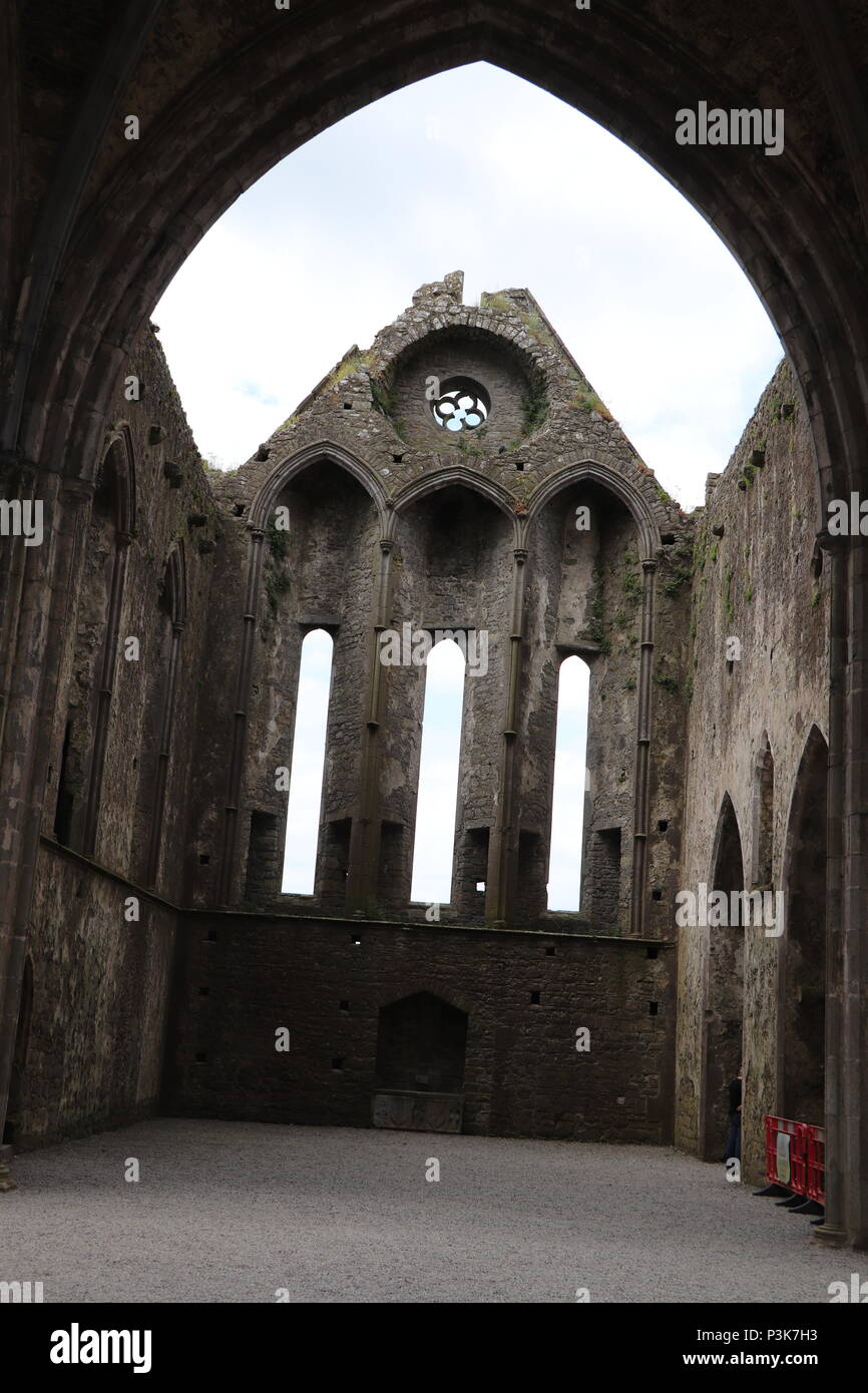Cathédrale de rocher de Cashel ! Grand monument et importante mesure de ...