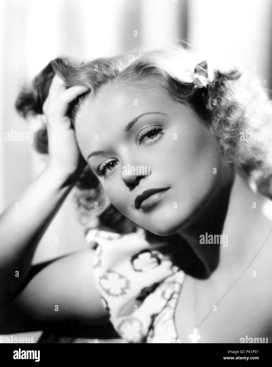 Simone simon Banque de photographies et d’images à haute résolution - Alamy