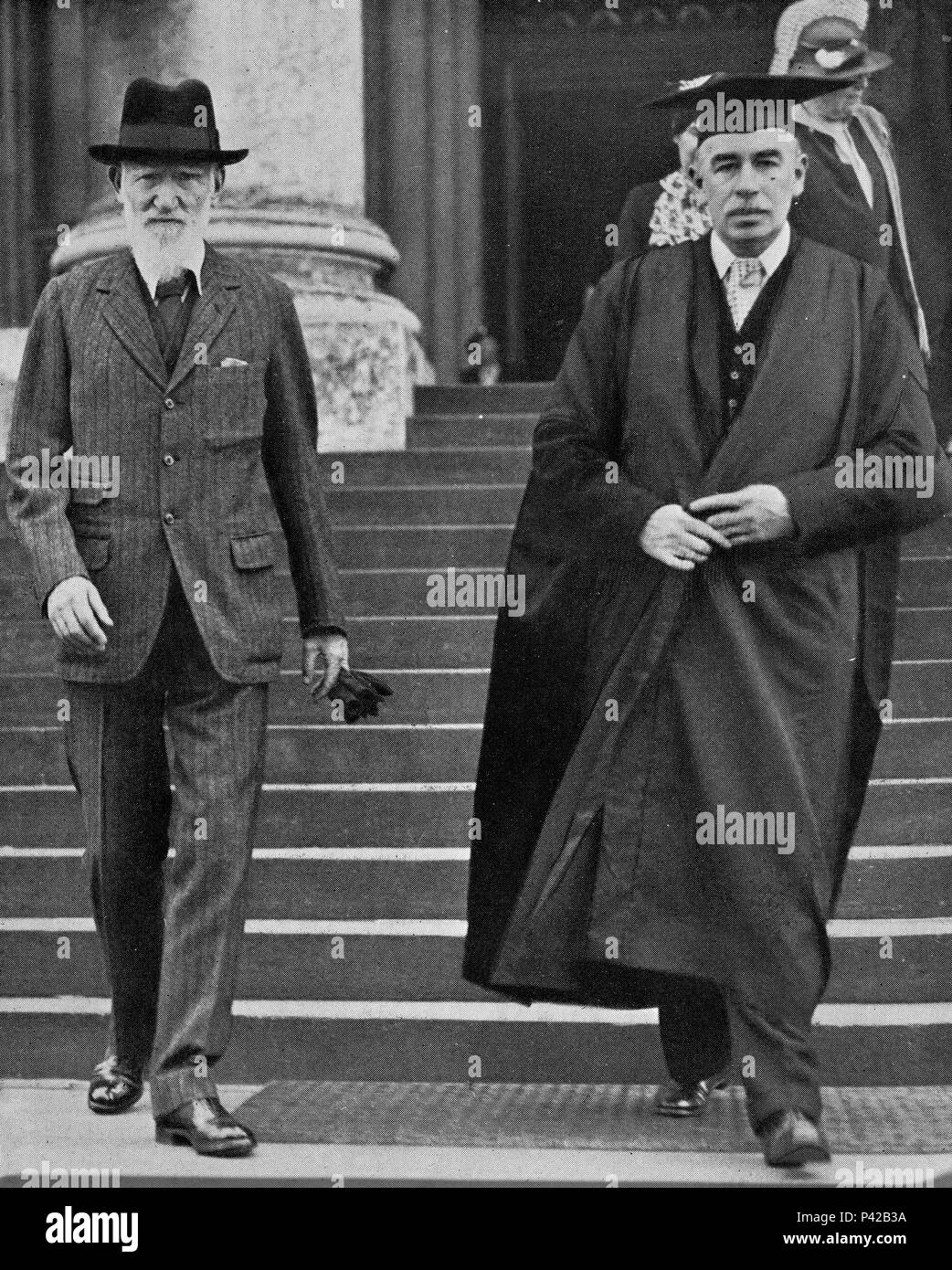 JOHN MAYNARD KEYNES Y George Bernard Shaw - 1935. Lieu : musée ...