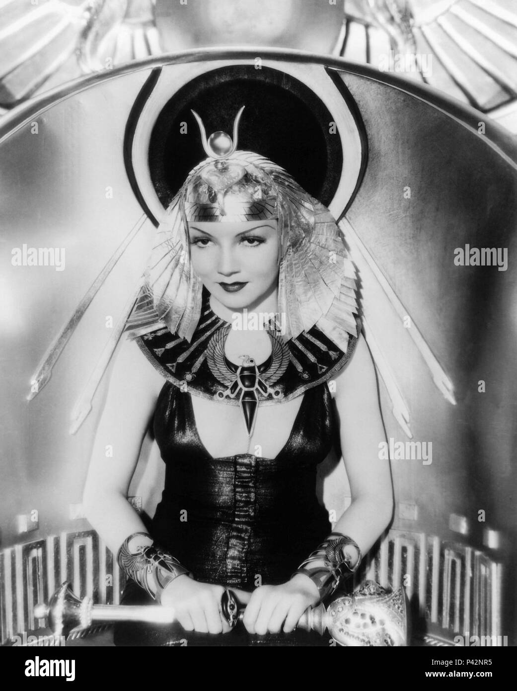Cleopatra 1934 cecil demille claudette Banque de photographies et d’images à haute résolution ...