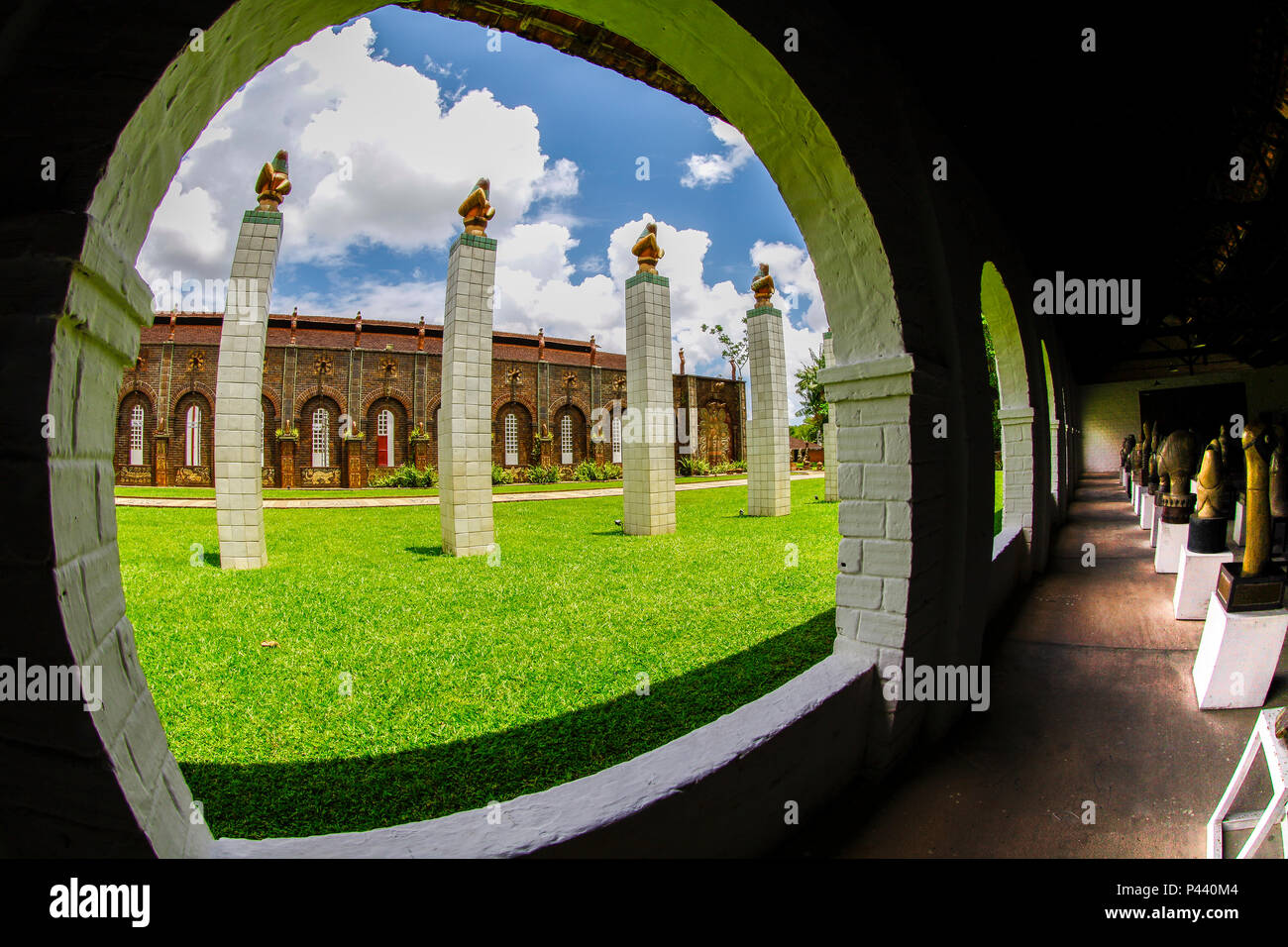 Maior escultor vivo do Brasil, o pernambucano Francisco Brennand obras ...