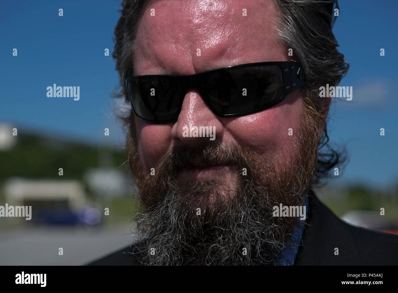 Le sergent-chef à la retraite. Robert Alexander Jr. pose après avoir ...