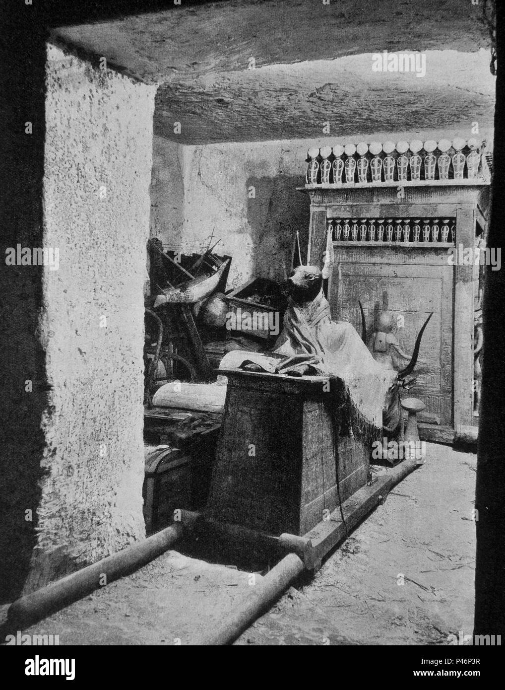 DESCUBRIMIENTO DE LA TUMBA TUTANKAMON 1926-34 ANUBIS GUARDA ENTRADA ...