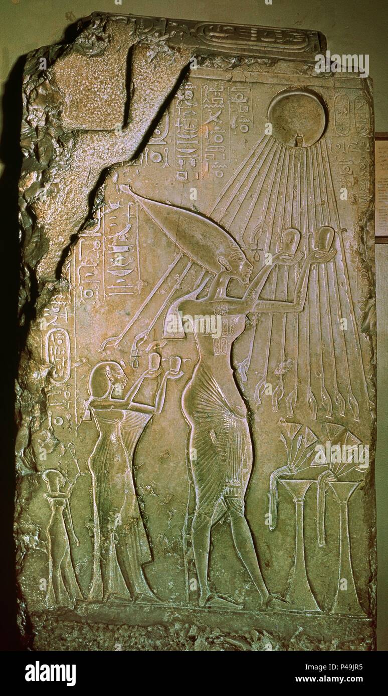 Offrant d'Horus, bas-relief. Nouvel Empire. Musée égyptien, Le Caire ...