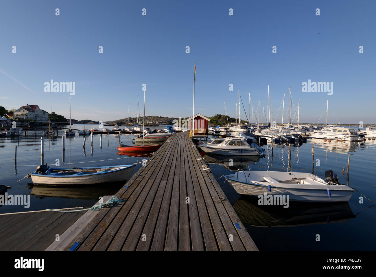 GOTHENBURG, Suède - 20 mai 2018 : Voiliers et bateaux à moteur dans le ...