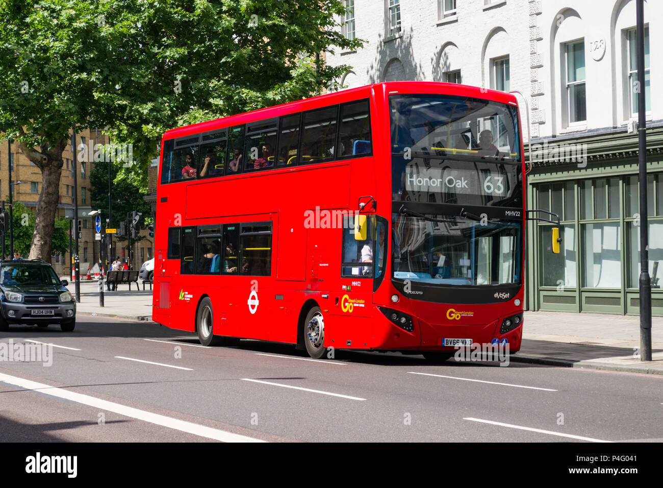 Bus de transport londres rouge Banque de photographies et d’images à ...