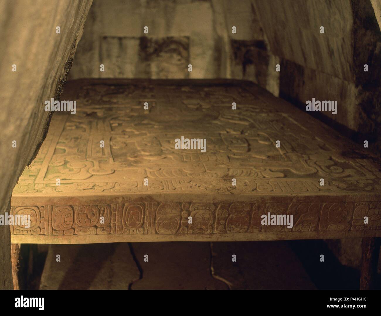 TEMPLO DE LAS INSCRIPCIONES-intérieur. Lieu : TEMPLE D'Inscriptions ...