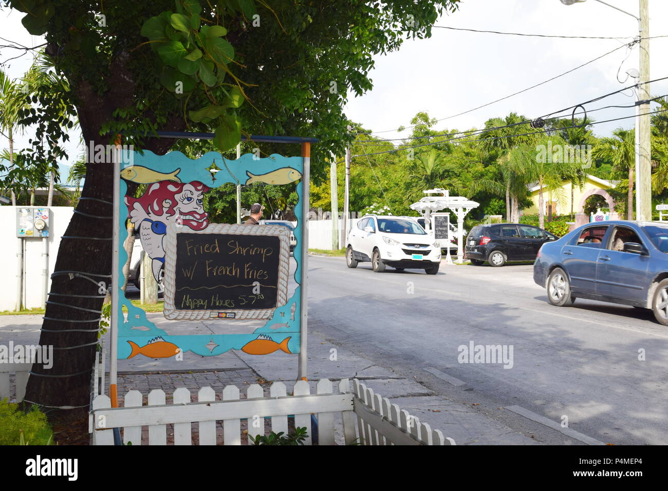 Les enseignes extérieures de Marsh Harbour, Bahamas sur l'île de Great ...