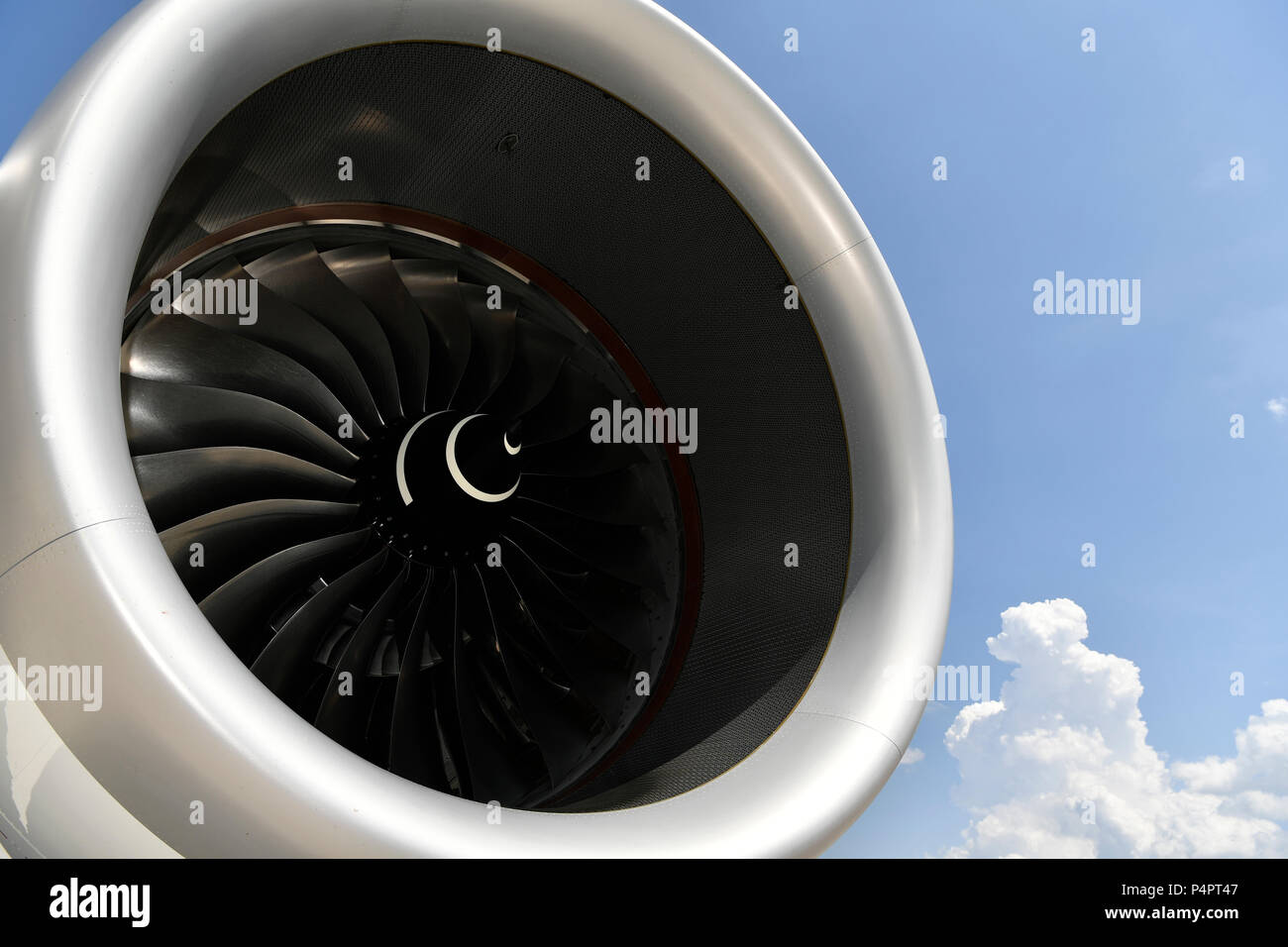 Lufthansa, nouvelles couleurs, Airbus, A350, A350-900, 900, moteur ...