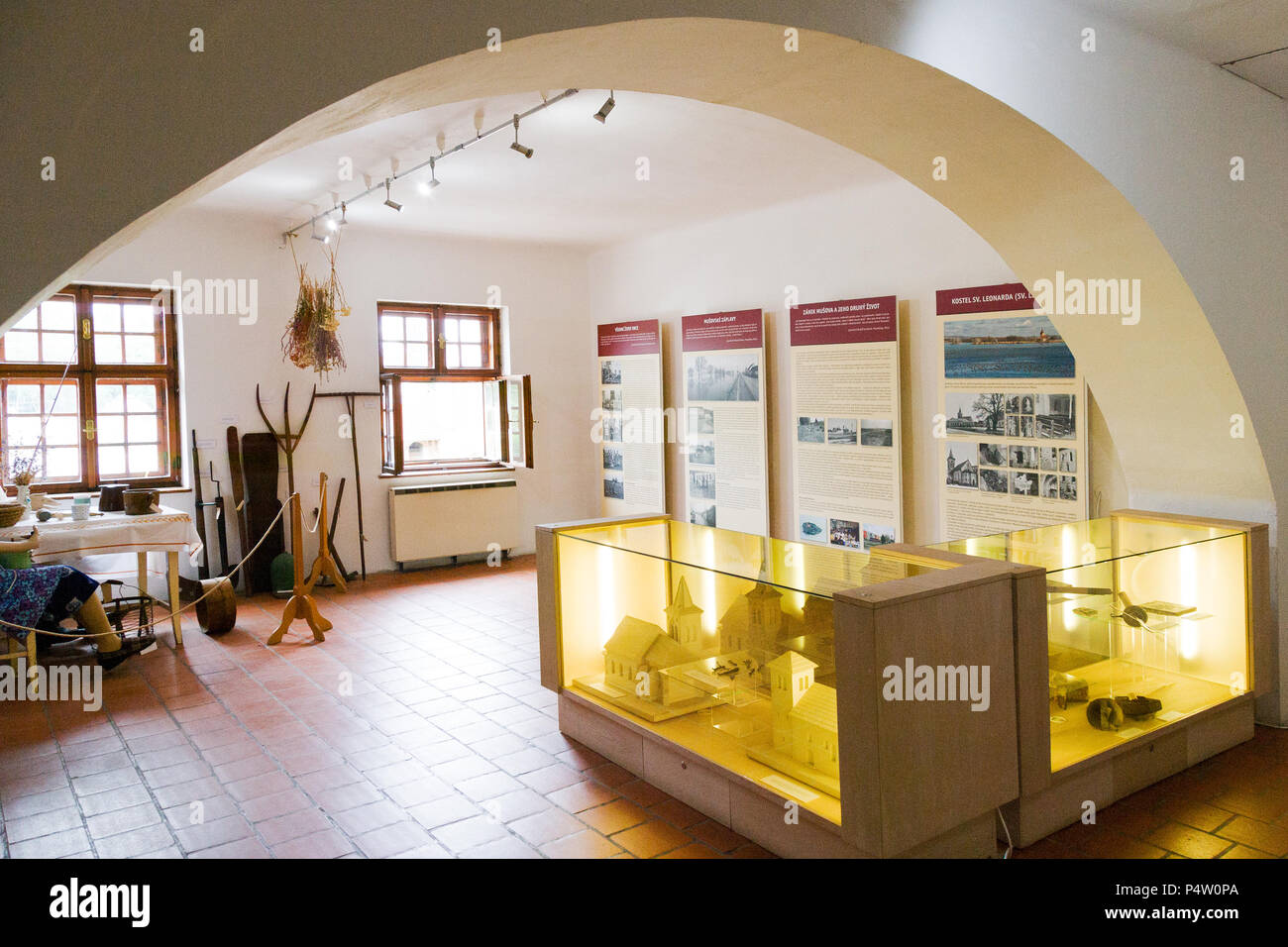 Archeologická expozice Věstonická Venuše, Dolní Věstonice, CHKO Jizni ...