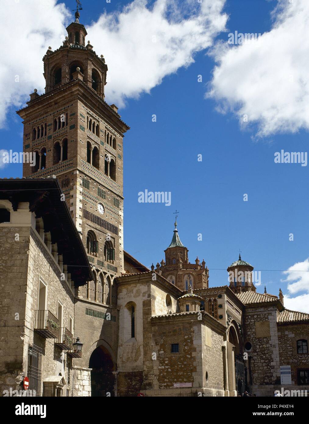 ARTE MUDEJAR. ESPAÑA. CATEDRAL DE TERUEL. Vista parcial del templo ...