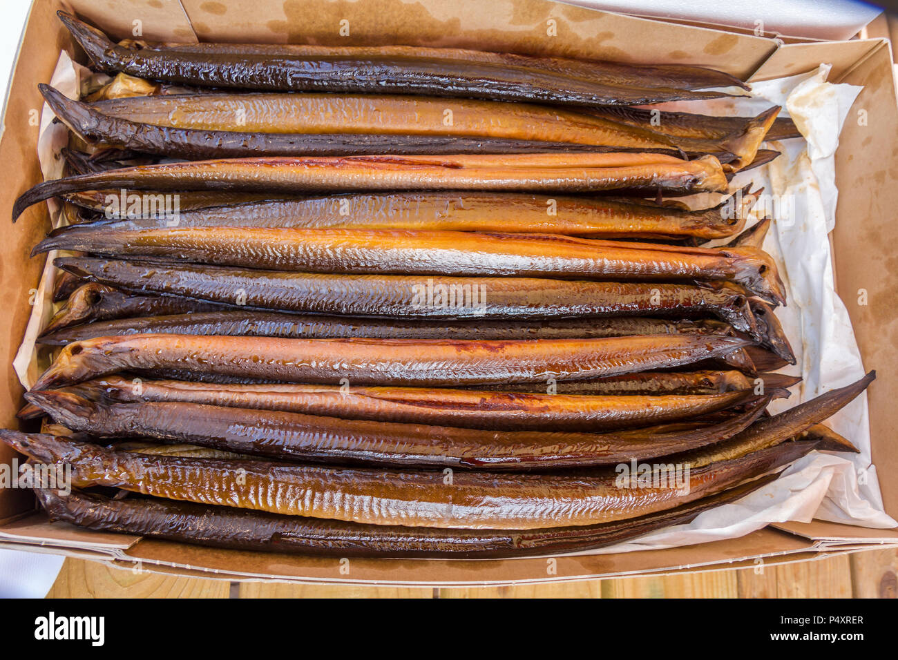 Ecorcher une anguille Banque de photographies et d’images à haute ...