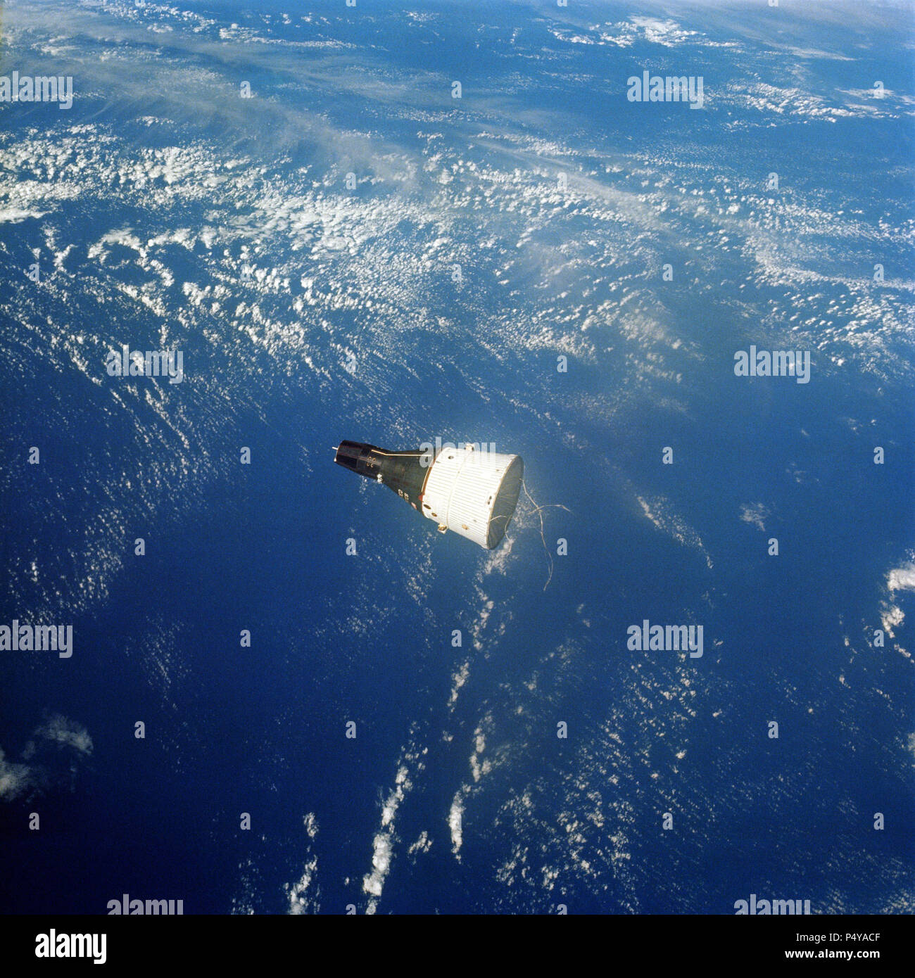 Rendezvous of gemini 6 and 7 in space Banque de photographies et d ...