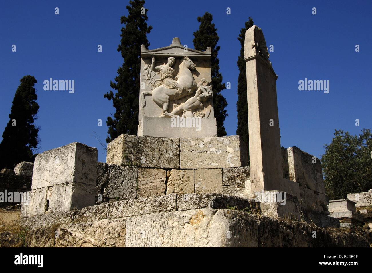 ARTE GRIEGO. GRECIA. Detalle de una TUMBA del CEMENTERIO DEL CERAMICO ...