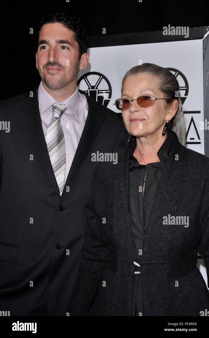 Genevieve bujold Banque de photographies et d’images à haute résolution ...