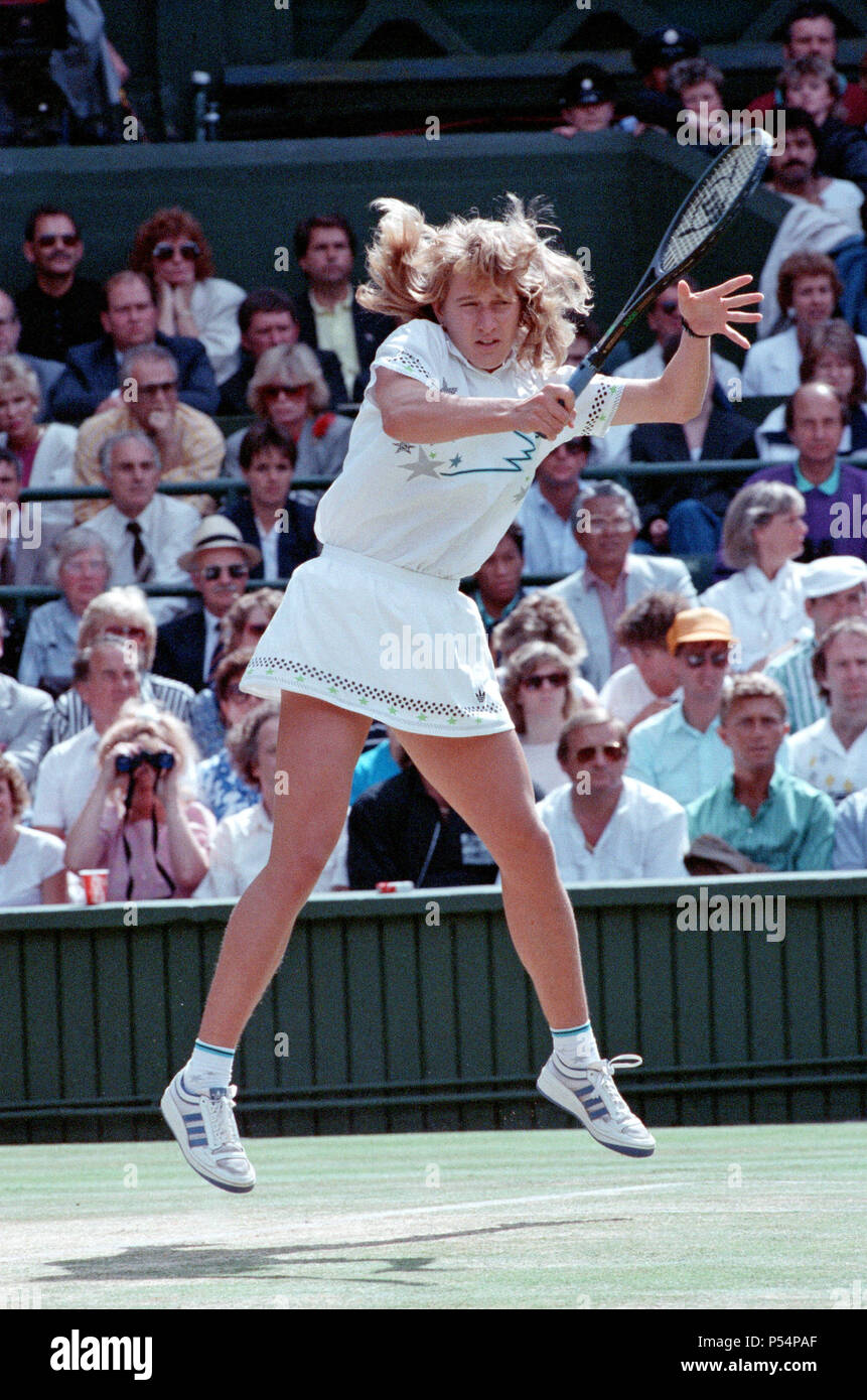 Wimbledon steffi graf action 2 Banque de photographies et d’images à ...