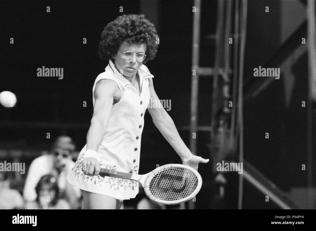 Billie jean king wimbledon 1975 Banque de photographies et d’images à ...
