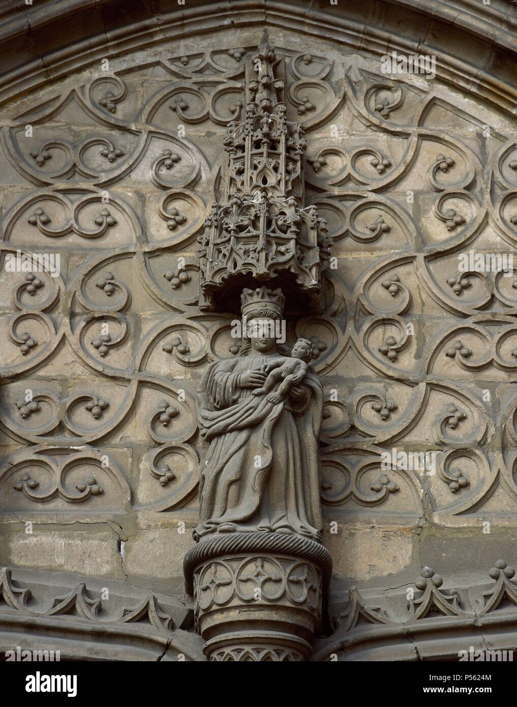 ARTE GOTICO. ESPAÑA. Eglise DE SANTA MARIA. Detalle del TIMPANO de la ...