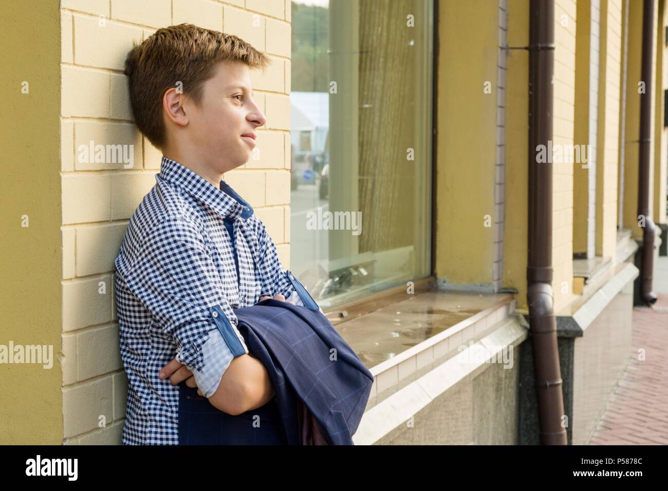 Portrait De Garçon De 13 Ans Banque De Photographies Et Dimages à