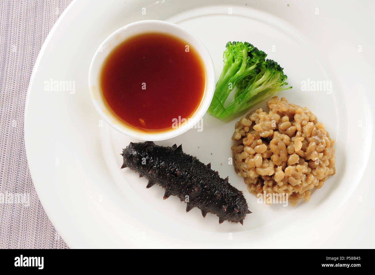 Braised sea cucumber in abalone sauce Banque de photographies et d ...