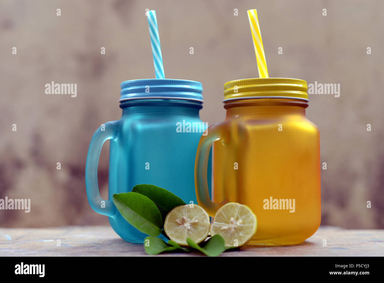 Pot de jus Banque de photographies et d’images à haute résolution - Alamy