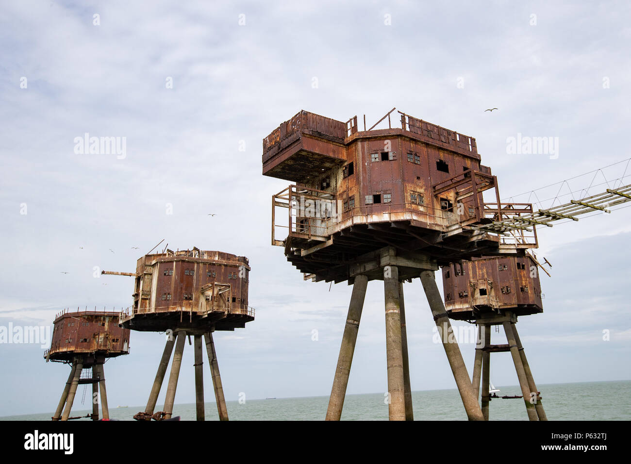 Forts de maunsell forts de mer des sables rouges Banque de ...
