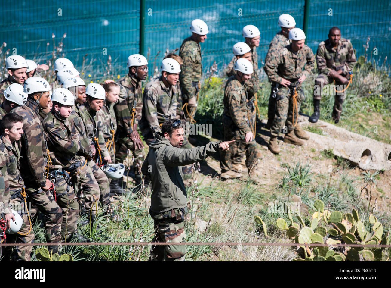 Commando français recrute avec le National Centre d'Entraînement ...