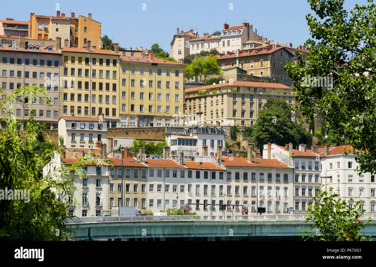 Quartier la croix rousse Banque de photographies et d’images à haute ...