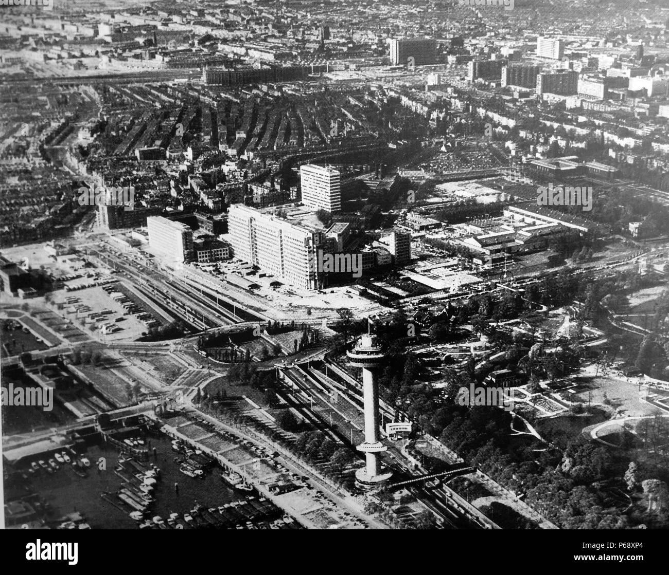 World war two rotterdam after Banque de photographies et d’images à ...