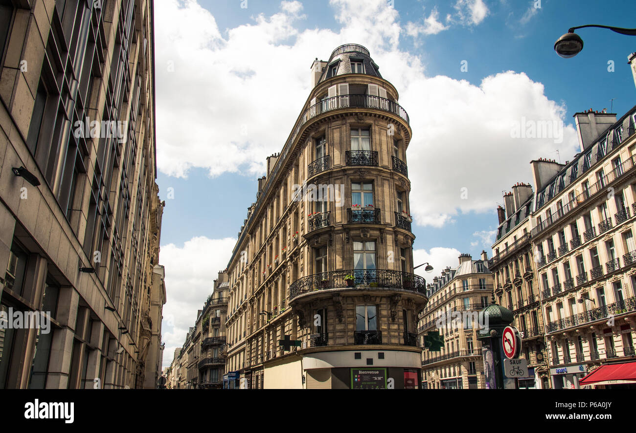 Immeuble Paris Haussmann Banque d'image et photos - Alamy