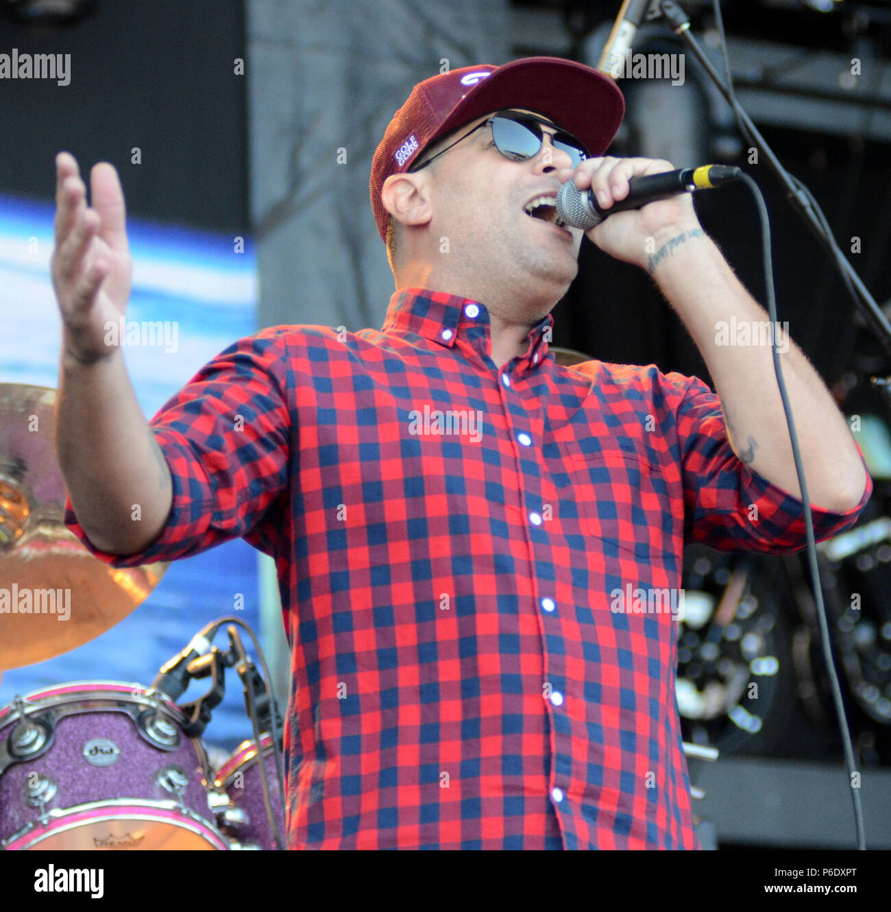 Dryden mitchell chanteur Banque de photographies et d’images à haute ...