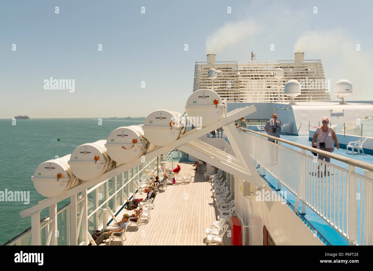 Les radeaux sur le Pont Aven de Brittany Ferries bateau de croisière au ...