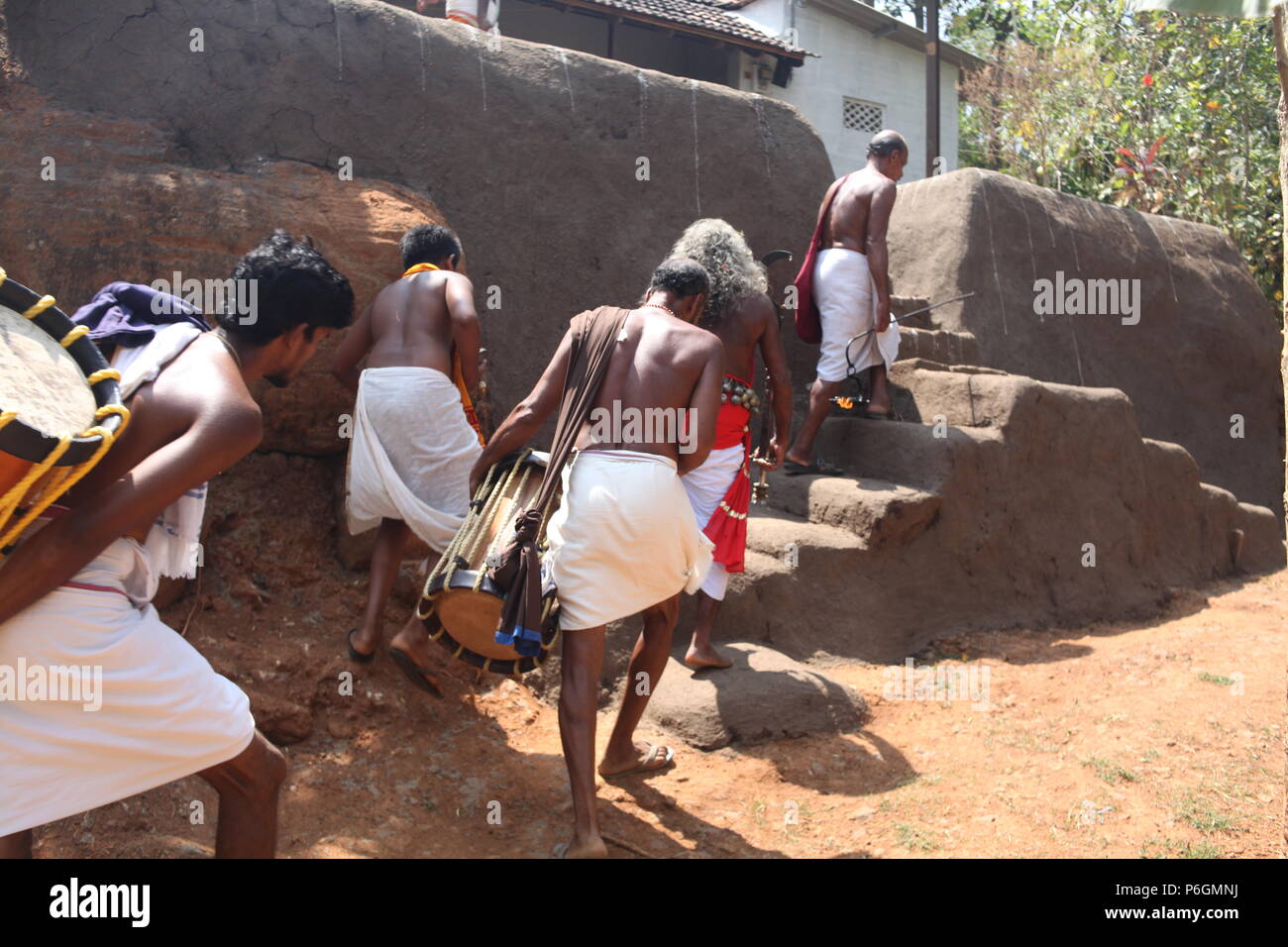 Para eduppu est une coutume populaire au kerala temples bhagavathi ...