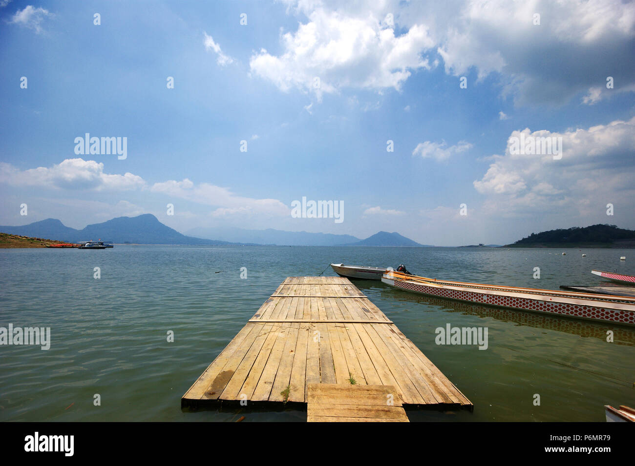 Waduk jatiluhur Banque de photographies et d’images à haute résolution ...