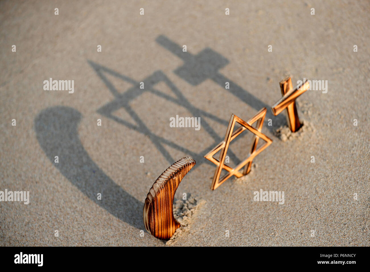 Le christianisme, l'Islam, le Judaïsme 3 religions monothéistes. Étoile ...