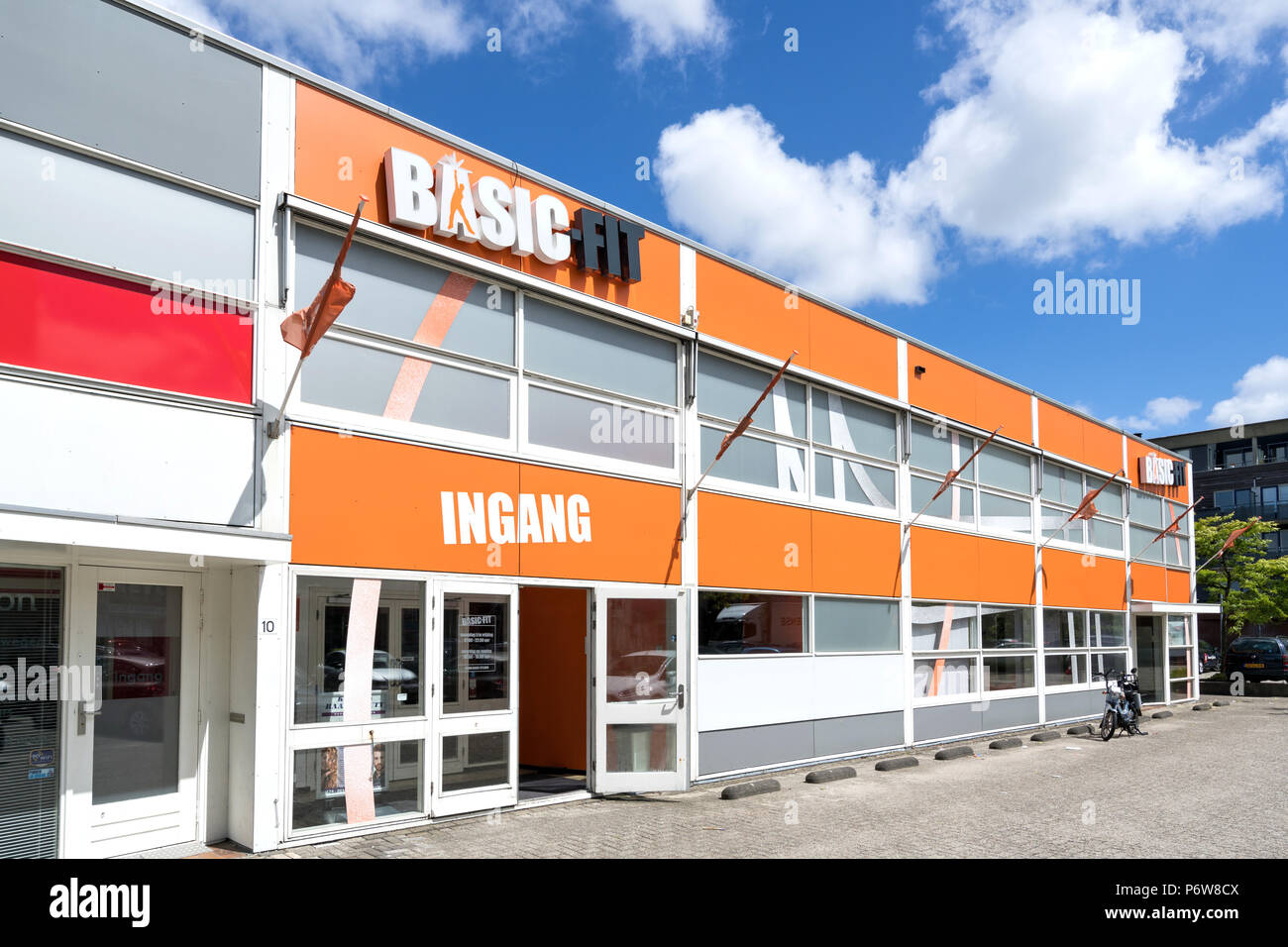 Basic fit salle de sport Banque de photographies et d’images à haute ...