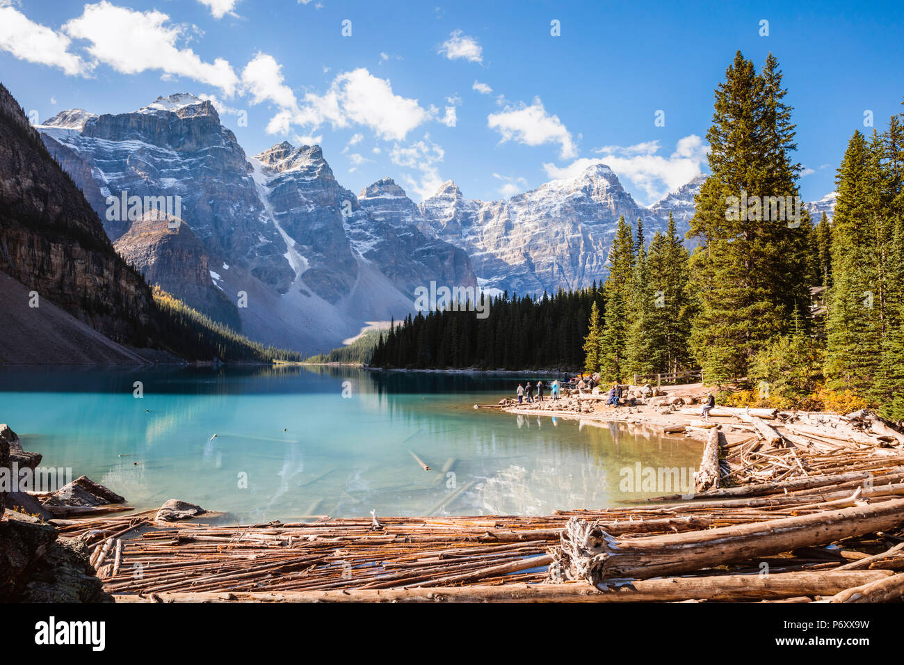 Le lac Moraine en automne, Banff National Park, Alberta, Canada Photo Stock - Alamy
