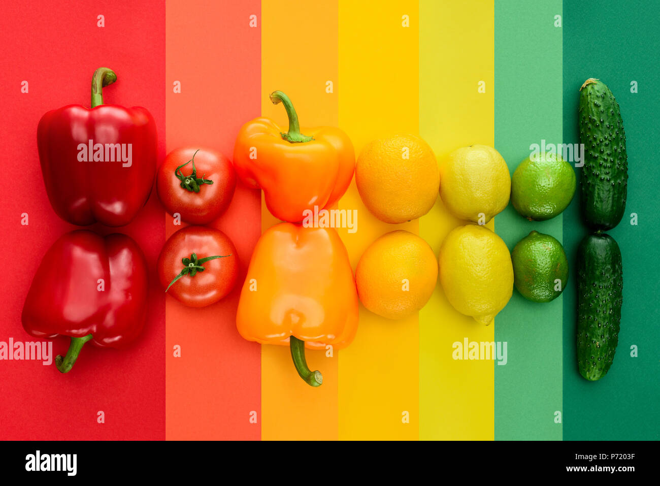 Rainbow fruits and vegetables Banque de photographies et d’images à ...