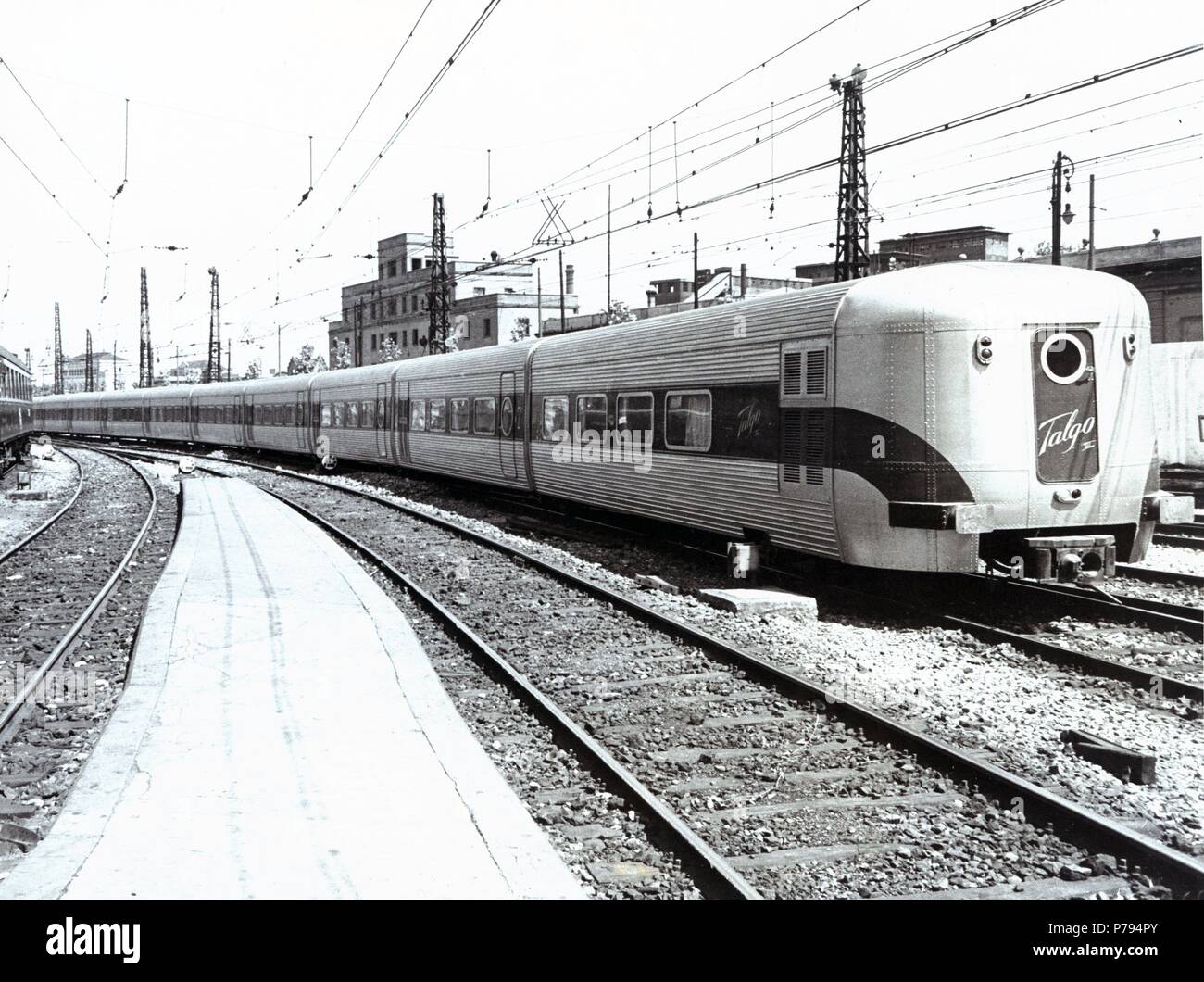 Talgo trains Banque de photographies et d’images à haute résolution - Alamy