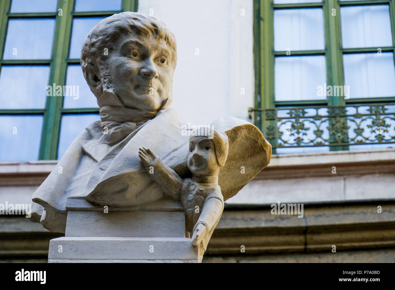 Monument de Laurent Mourguet, créateur de Guignol Lyon célèbre puppets ...