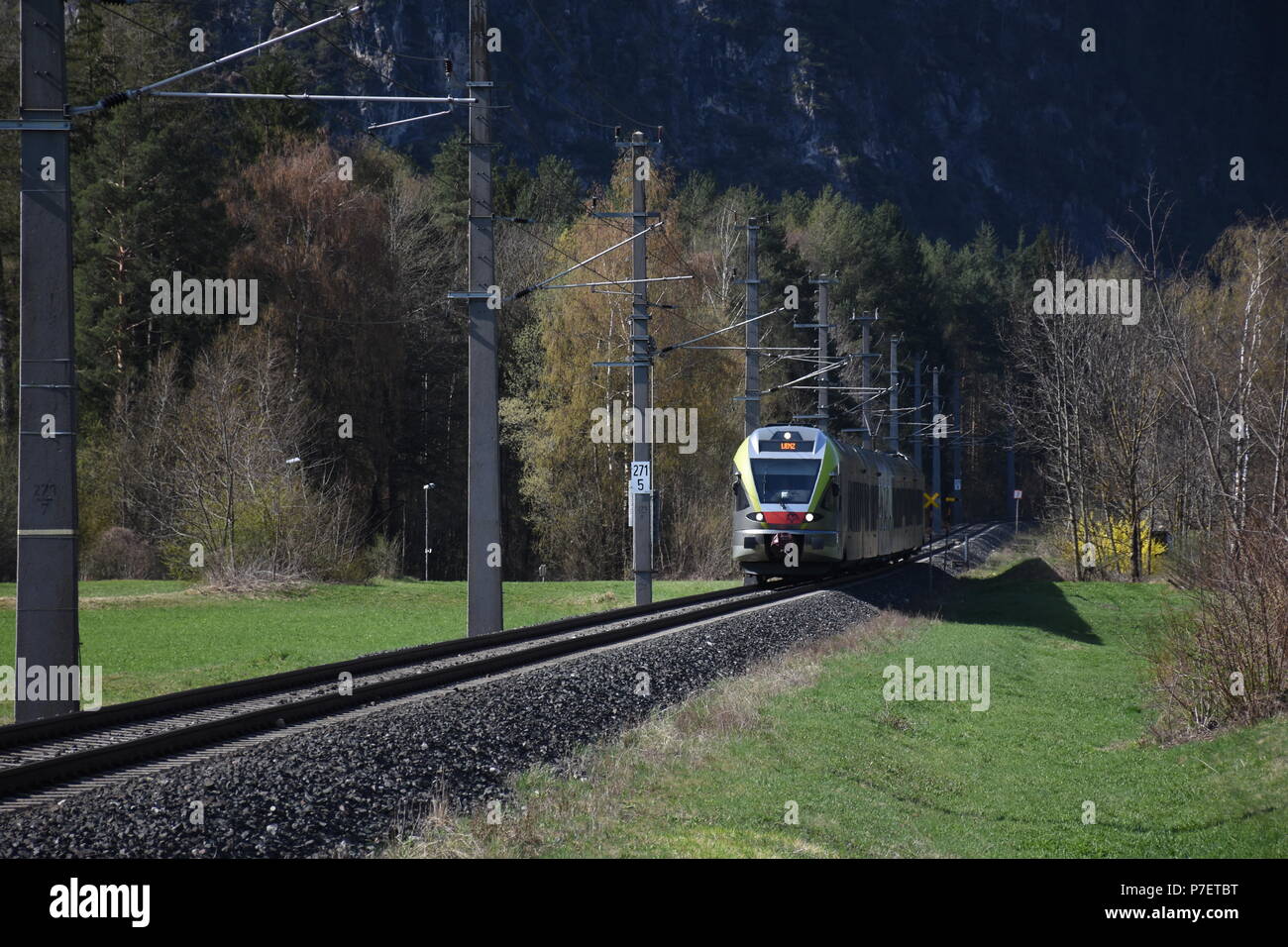 Eisenbahn, Gleis, électrique, Pustertalbahn, Bahn, Zoug, eingleistig ...
