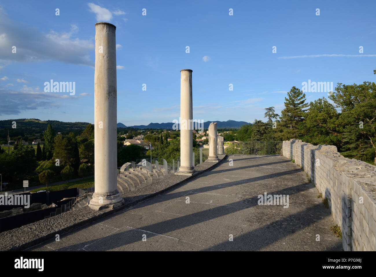 Les colonnes classiques ou Colonnade & longue soirée Ombre à l'antique ...