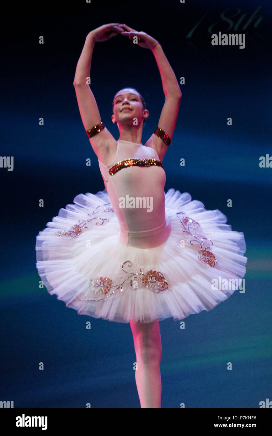 Danse Danseuse Contemporaine Banque d'image et photos - Alamy